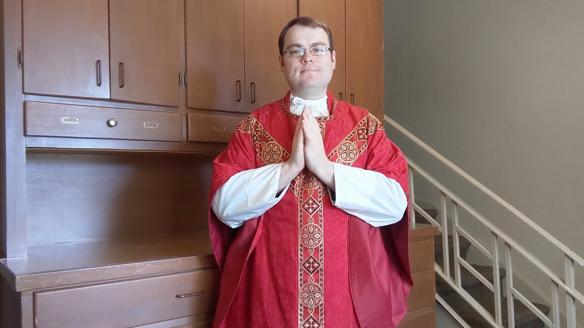 What Vestments Does The Priest Wear For Mass? | St. Brendan Catholic Church